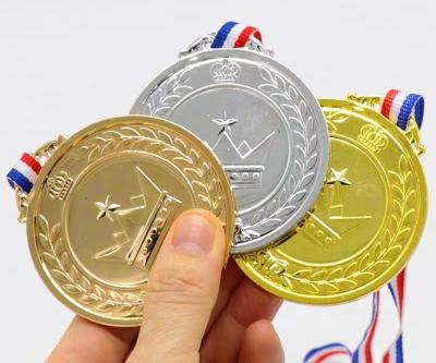 Cina Trofei di calcio Medaglie personalizzate Premio sportivo Metallo smalto Calcio Premi militari personalizzati in vendita