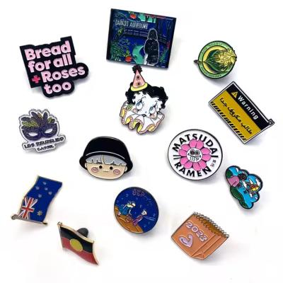 China Bulk High Quality Customized Logo Soft Enamel Lapel Pin Metal Badge with 1.5mm Thickness for sale