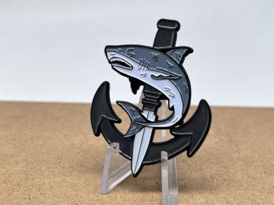 중국 새로운 금속 단단한 부드러운 에나멜 핀 배지 사용자 지정 에나멜 핀 라펠 핀 판매용