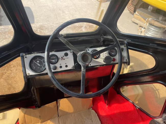 Side view of Ingersoll Rand SD100D Road Roller Compactor showing drum detail