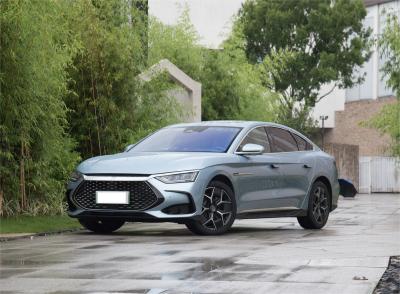 中国 BYD ハンチャンピオン エリート エディション 121KM DM-i セダンの優雅さ 販売のため