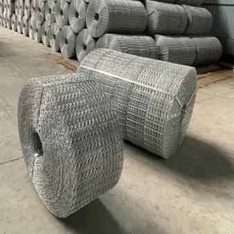 China 140M Galvanized Pipeline Reinforced Mesh 3-12mm Wire Diameter for sale
