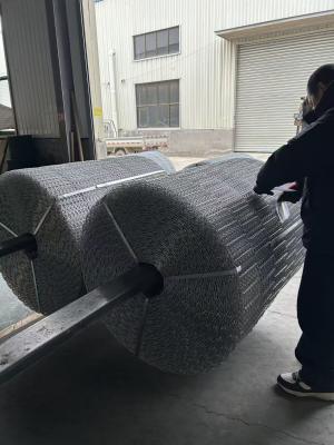 China Six Rolls Per Bundle Pipeline Reinforced Mesh For Pipeline Protection for sale
