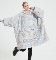 China Polyester Customized Wearable Oversized Hooded Blankets Machine Washable for sale