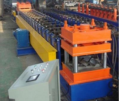 China Gegalvaniseerd De Vangrailbroodje die van de Staalplaatweg Machine voor Rijwegveiligheid vormen Te koop