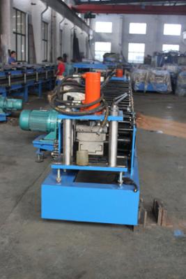 Cina Rotolo automatico della struttura di porta che forma macchine 8000mm x 800mm 5 tonnellate di taglio idraulico di 4Kw in vendita