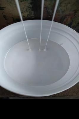 Cina Additivi di rivestimento in emulsione acrilica bianca opaca per pavimenti di officina ODM in vendita