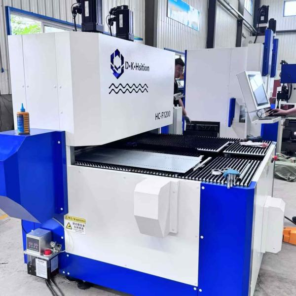 Quality Flexible Bending CNC Folding Machine ±0.1mm Precision 7 / 16 Axis Configuration for sale