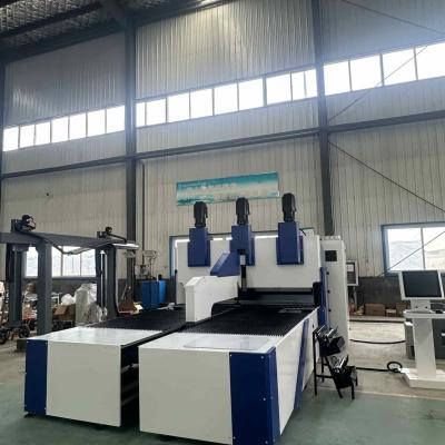 China 16-Axis Linkage Control CNC Bending Machine with High Precision Bending and Customizable Auxiliary Folding Knife for sale