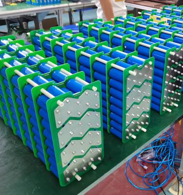 China Elektrische voertuigen 32700 LFP cilindrische cellen 3.2v 6000mah Lifepo4 cilindrische batterij Te koop