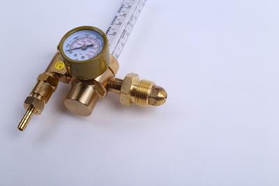 China CGA320 en CGA580 Dubbele CO2-stroommeter Lasgasregulator met schroefdraadgasreducer Te koop