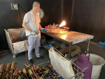 Cina Premere il pulsante accensione torcia di propano per il tetto e bruciare erba 62LW Input di calore 20PCS in vendita