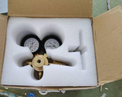 Cina 0-800 PSI Pressione CGA580 Regulatore di azoto di ingresso per la depurazione HVAC in ottone solido in vendita