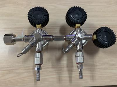 中国 CGA320/580 入口接続 上面溶接 CO2 アメリカ・ヨーロッパ向け 設計圧力調節器 販売のため