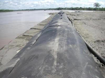 China PP Woven Geotextile Tube Dewatering High Strength For Embankment Protection for sale