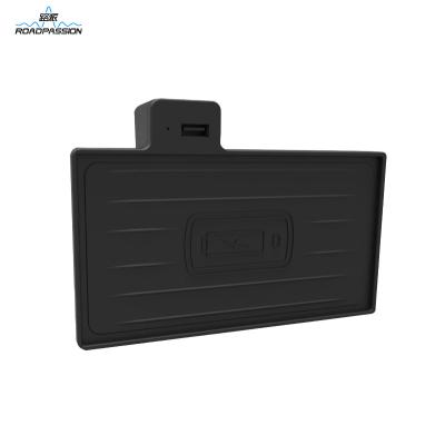 Cina Cuscinetto senza fili del caricatore del telefono di BMW X5 X6 15W X3 per il palladio Jack QC3.0 USB Jack dell'automobile 18W in vendita