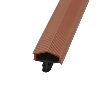 Cina Il sigillo alla porta di legno di colore marrone-rosso spoglia il nastro di tenuta della porta del TPE Weatherstripings 12*5mm in vendita