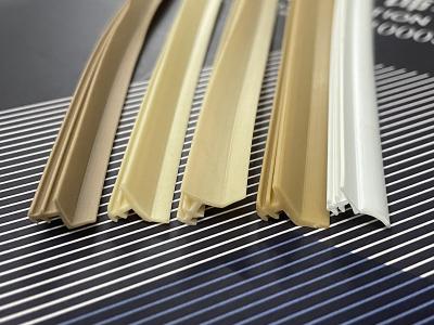 Cina Guarnizioni a tenuta d'acqua di spogliatura di tempo del PVC del ODM per il bordo di bordatura di legno 9.7*9.5mm in vendita