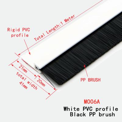 China Zelfklevend van de de Verbindingsstrook van de Deurbodem Wit pvc met pp-Borstel Te koop