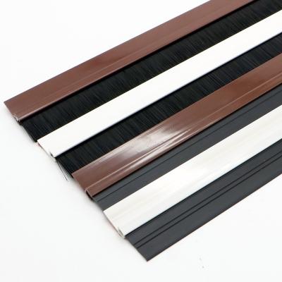 China Zelfklevend van de de Verbindingsstrook van de Deurbodem Wit pvc met pp-Borstel Te koop