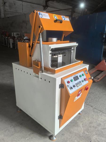 Quality Semi Automatic Casting Machine for Zinc Alloy Badges Spin Casting Equipment for sale