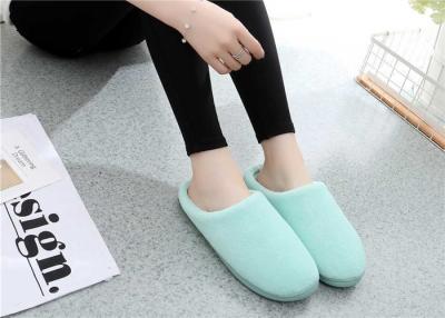 China Comfortable Winter Comfortable House Slippers Warm Suede Fabric Plain Upper for sale