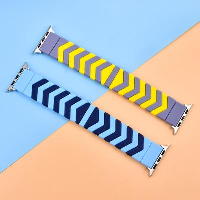 Cina Cinturino di orologio astuto del silicone di sport del rilascio rapido per Apple 38/40/42/44mm in vendita