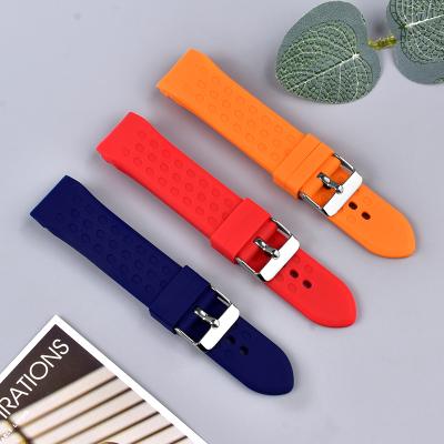 China Value 2024 Private Mode Silicone Magnetic Ring Buckle Bands 22mm 20mm Silicone Strap with Soft Silicone Material for sale