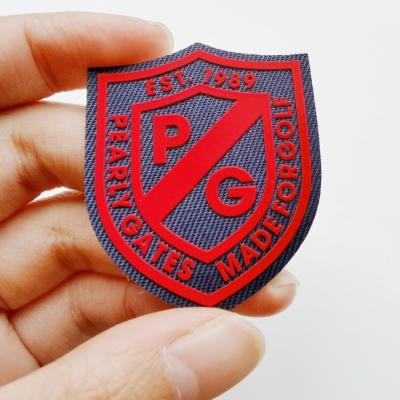 Cina Loghi in rilievo 3D Etichette personalizzate in silicone per trasferimento termico per abbigliamento in vendita