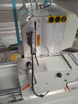 Cina Il taglio di alluminio di profilo di CNC ha visto la macchina della finestra di alluminio per la fabbricazione della finestra e della porta in vendita