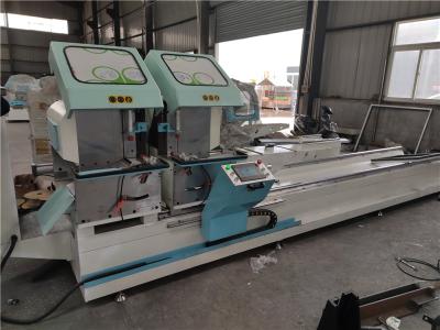 Cina Altamente il taglio automatico di CNC di profilo della macchina della finestra di alluminio della velocità ha visto in vendita