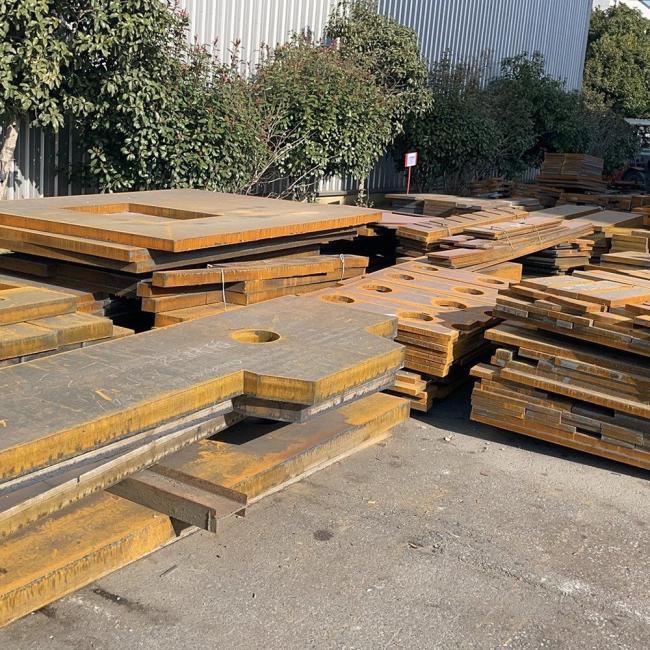 Premium Hot Rolled Steel Plate for Construction and Manufacturing