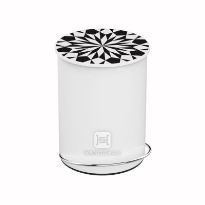 China 3L simple pedal waste bin diamond pattern theme modern style dust bin for sale