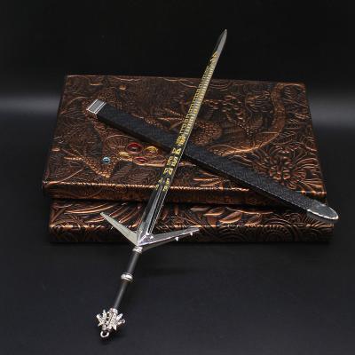 Cina 30CM Anime Sword Keychains Rivia Sword Inspired By The Witcher Great Sword With Scabbard Wall Decor in vendita