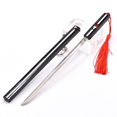 Cina Japan Anime Sword Keychains Naroto Uchiha Sasuke Grass Cutter Black Mini Metal Sword Katna Key Chain 22Cm Cosplay Toys in vendita