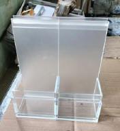 China AT-0188 Brochurehouder 4x9 inch met visitekaartje organisator, Acrylische literatuur display Stand Clear Plastic Flyer Holder Wandmontage of aanrecht Gebruik voor pamfletten, boekjes Te koop