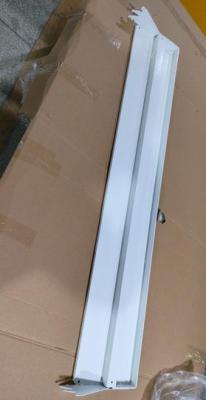 China Lineare Stahl-Floating-Regal Schwerlast-Moderne Einzelhandels-Wandregal DIY entworfen zu verkaufen