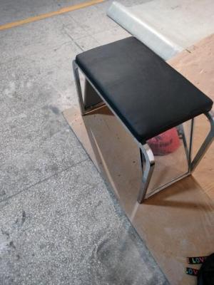 Cina AT-274 Panchina per calzature con specchi - Svelta prova di scarpe moderne sulla panchina in vendita