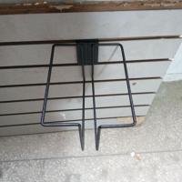 China Adjustable Wire Slatwall Brackets, 1 left and 1 right per set for sale