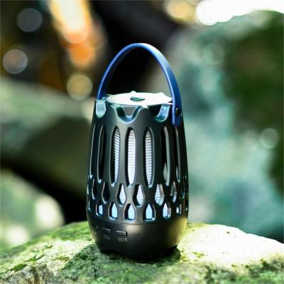 Cina Stagione estiva Logo interno personalizzato Zapper anti zanzara con funzione Bluetooth Luce notturna e fonte di alimentazione elettrica in vendita