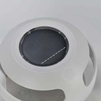 China Sustainable and Eco-friendly Solar Rechargeable Flea Trap with Sticky Pad Electrical Power Source for sale