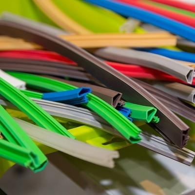 Cina TPE termoplastico dell'elastomero di resistenza agli'agenti atmosferici per la striscia della guarnizione in vendita