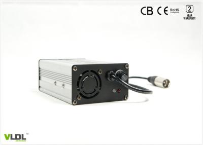 Cina Caricabatteria portatile da 12 volt 6 amp degli universali 110 - 240 VCA introdotti con alloggio di alluminio in vendita
