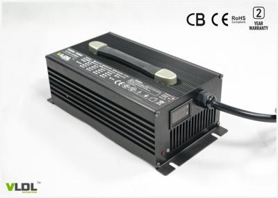 中国 LCDのボルトおよび現在の表示を持つ黒い銀製の自動電池のリチウム充電器 販売のため