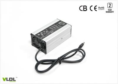 Cina Caricatore della batteria al litio di alta efficienza 6A 12V per il pacchetto dell'Accumulatore litio-ione 3S in vendita