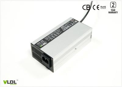 Cina Caricatore astuto 10A di 4 punti della batteria automatica di AGM per l'accumulatore per di automobile 12V o la batteria di corsa in vendita