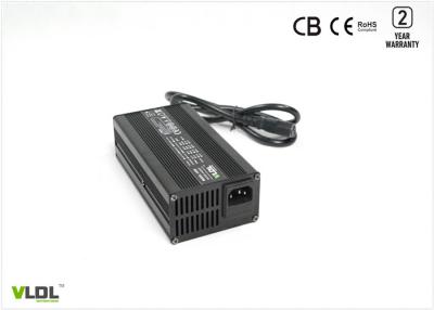 Cina Caricatore astuto 10A di 4 punti della batteria automatica di AGM per l'accumulatore per di automobile 12V o la batteria di corsa in vendita