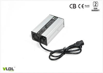 China Leichtes tragbares Ladegerät 24V 5A für Automobilbatterien mit 3 - Pin XLR oder Andruckleiste zu verkaufen