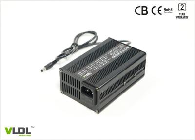 Cina Sedia a rotelle 2A caricabatteria da 48 volt, SLA/caricatore dell'Accumulatore litio-ione con la cassa d'argento nera in vendita