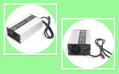 Cina Alta frequenza intelligente del caricatore dell'Accumulatore litio-ione di 12V 25A per Li che corre batteria in vendita